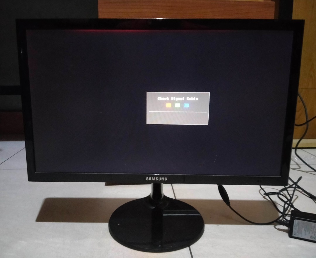 Monitor LED Samsung 19 inch wide Slim 15 Watt, Elektronik, Bagian ...