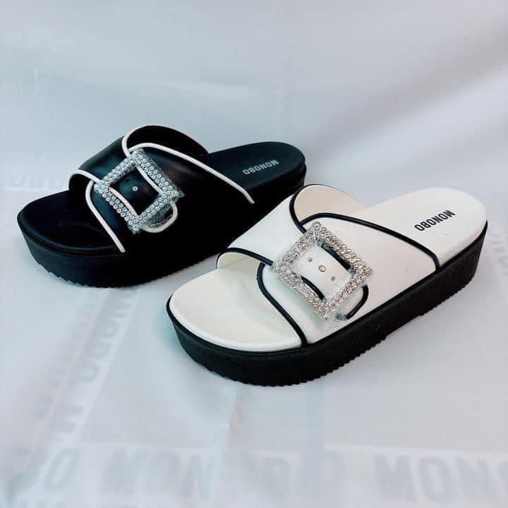 MONOBO BOVY 1 SLIPPERS, Women's Fashion, Footwear, Wedges on Carousell