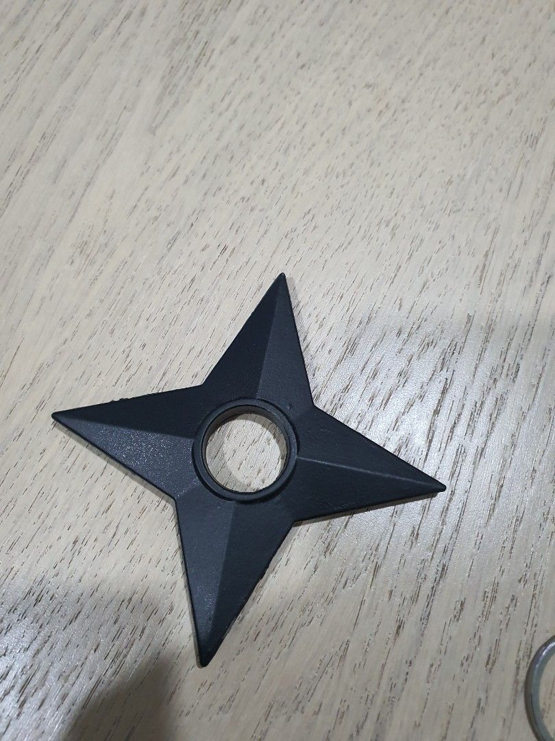 Naruto Metal Props - Shuriken and Kunai, Hobbies & Toys, Collectibles ...
