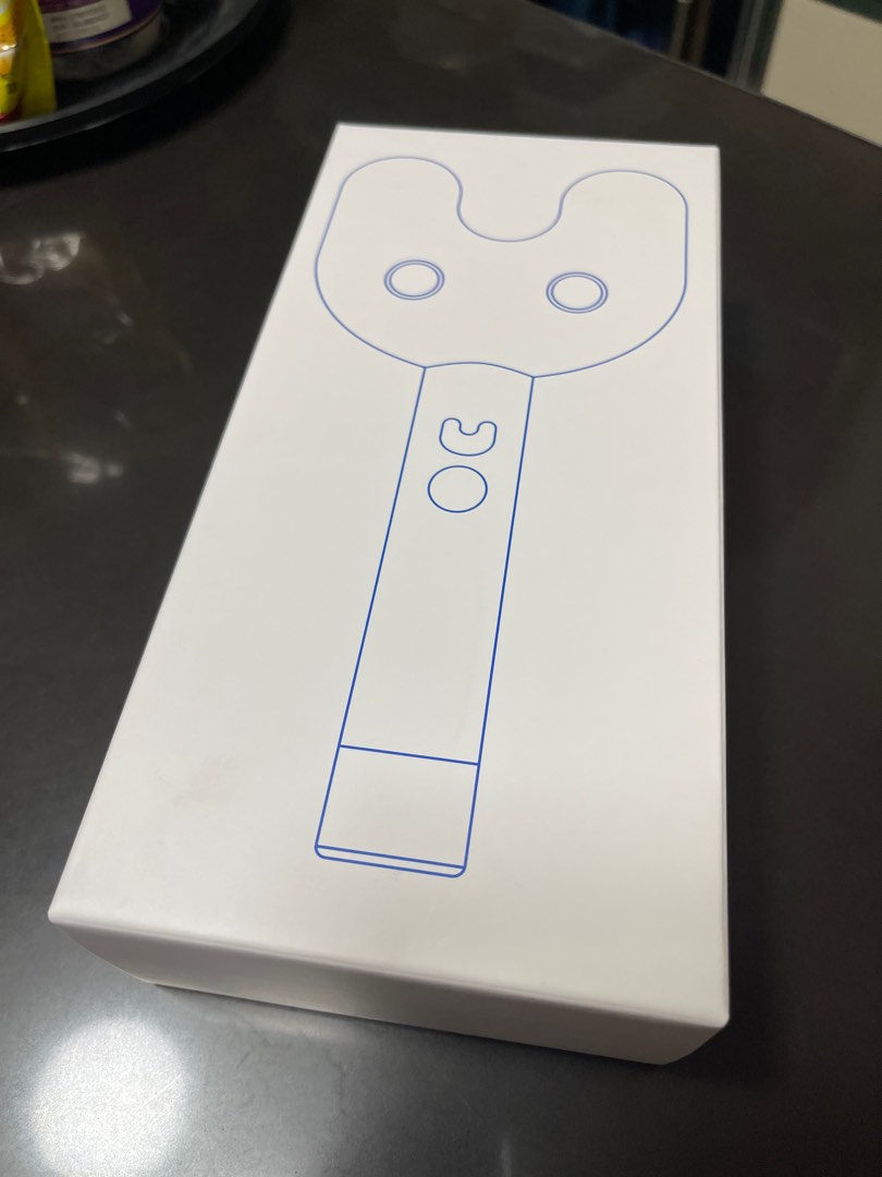 SEALED NewJeans Lightstick Binky Bong, Hobbies & Toys, Memorabilia ...