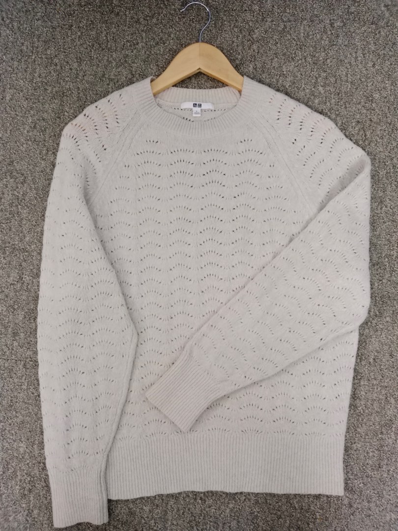 Uniqlo Knit crochet, Women's Fashion, Tops, Blouses on Carousell