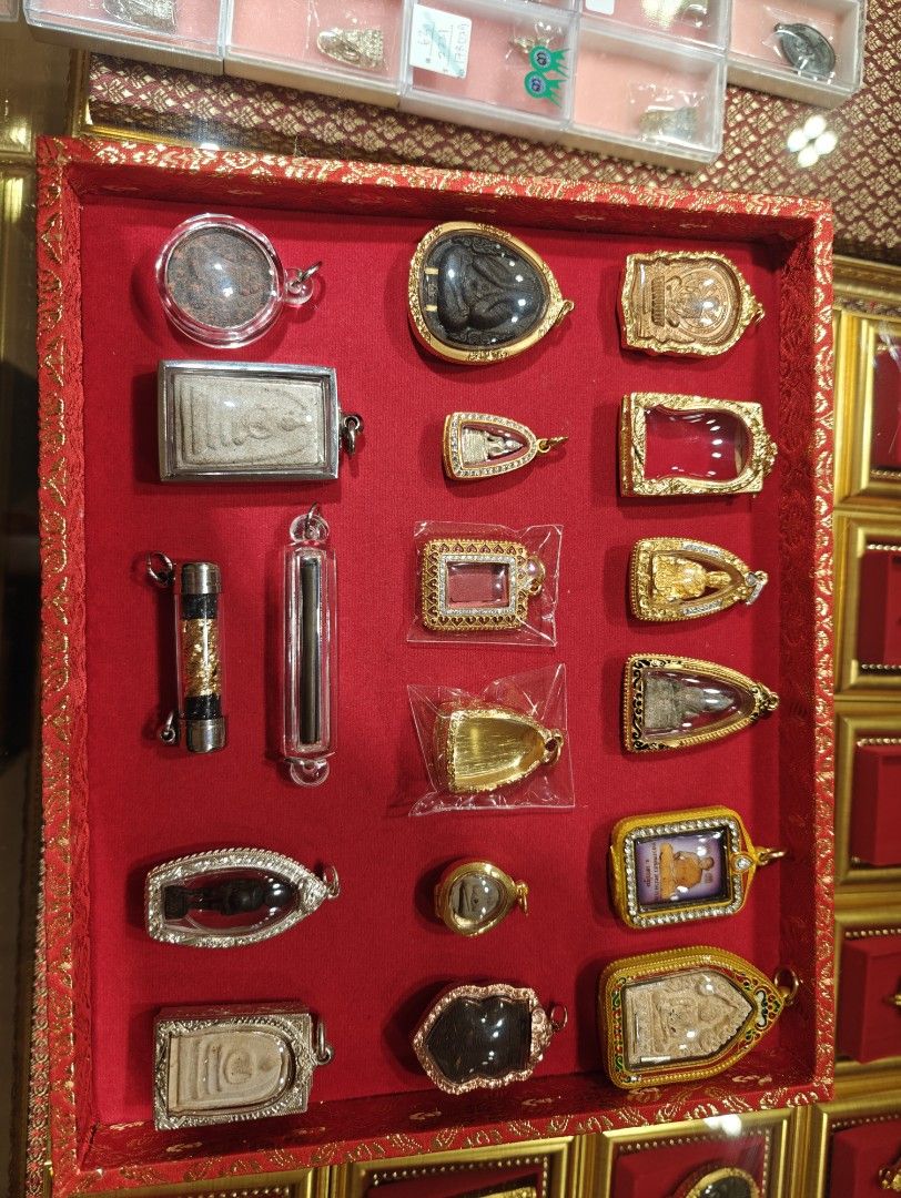 Amulet wrapping services, Hobbies & Toys, Memorabilia & Collectibles ...