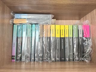 Novel Fixi abstrakim - Extrovert, Hobbies & Toys, Books & Magazines ...