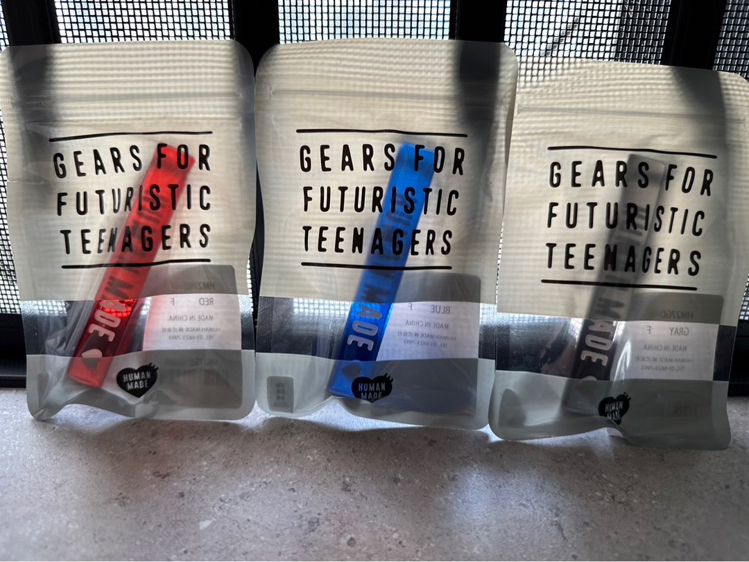 HUMAN MADE ACRYLIC KEYCHAIN, 名牌, 飾物及配件 - Carousell