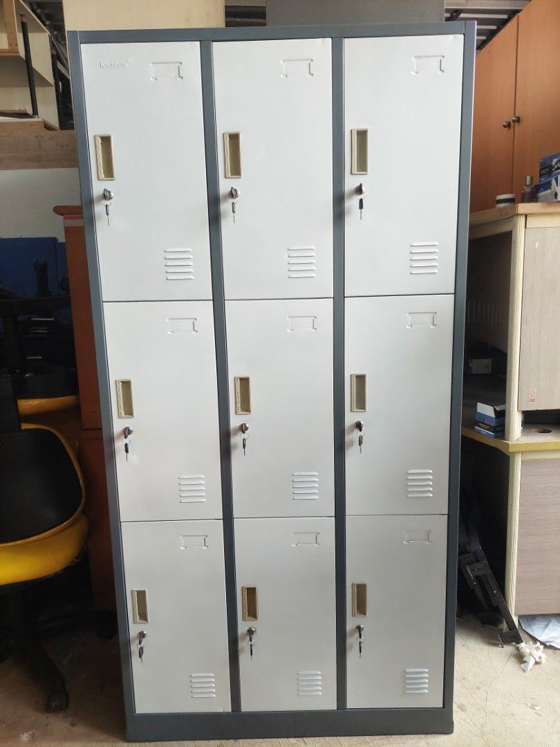 locker besi pintu 9, Perabotan Rumah di Carousell