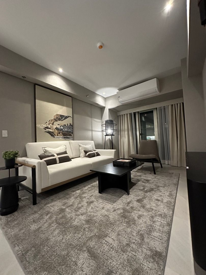 Luxurious Condo in The City of Taguig BGC 3 bedrooms 131 sqm Pre ...
