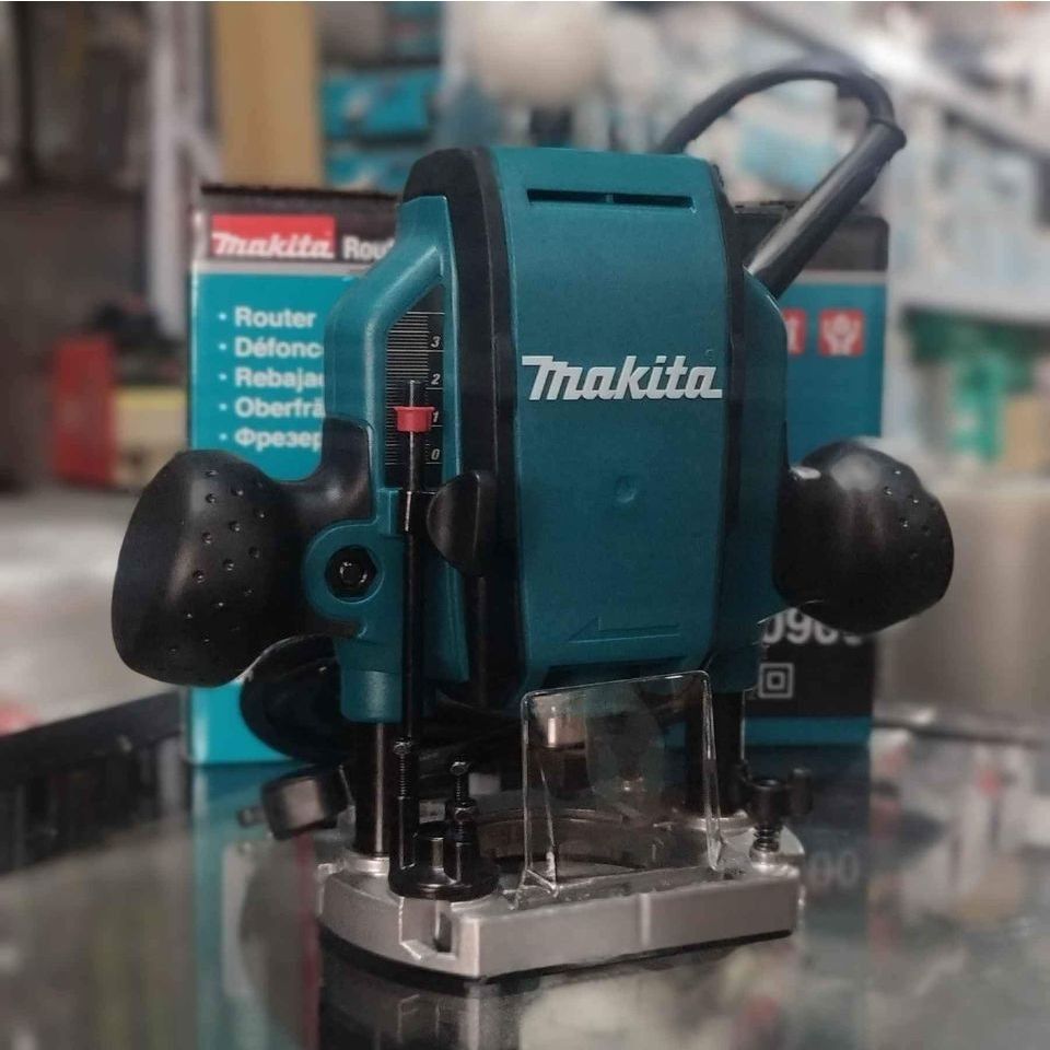 Makita RP0900 Mini Plunge Router 1/4" 900W, Commercial & Industrial ...