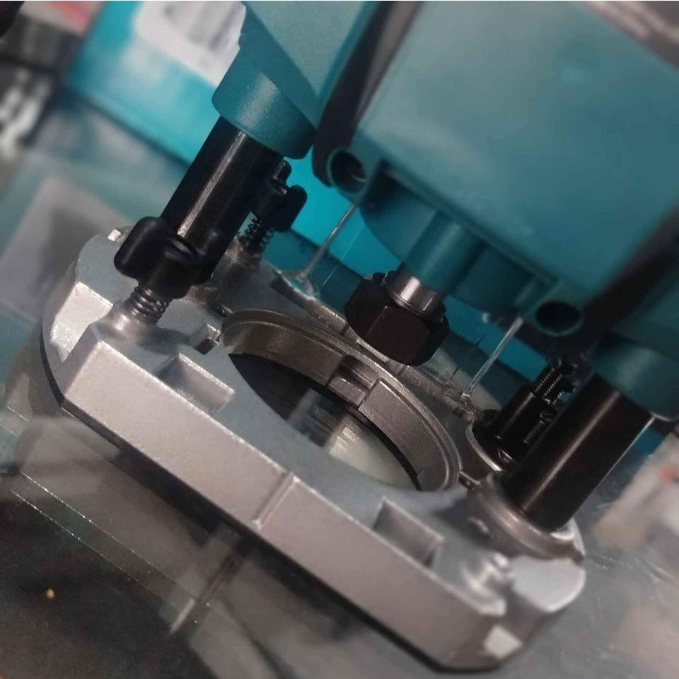 Makita RP0900 Mini Plunge Router 1/4" 900W, Commercial & Industrial ...
