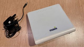Maxis DL4480V1 VDSL2 Modem Router, Computers & Tech, Parts ...