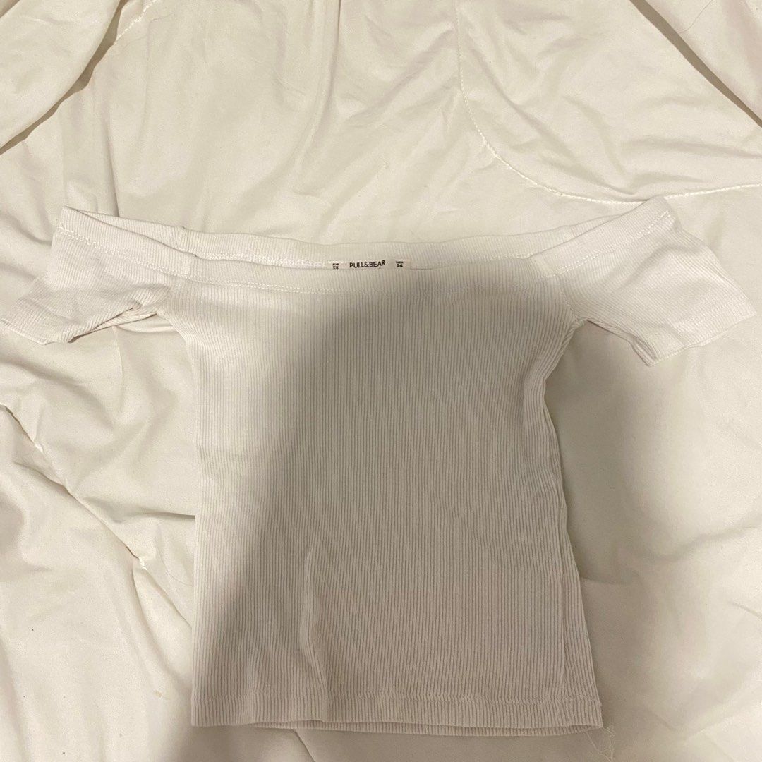 Sabrina Basic Top (Pull & Bear), Fesyen Wanita, Pakaian Wanita, Atasan di Carousell