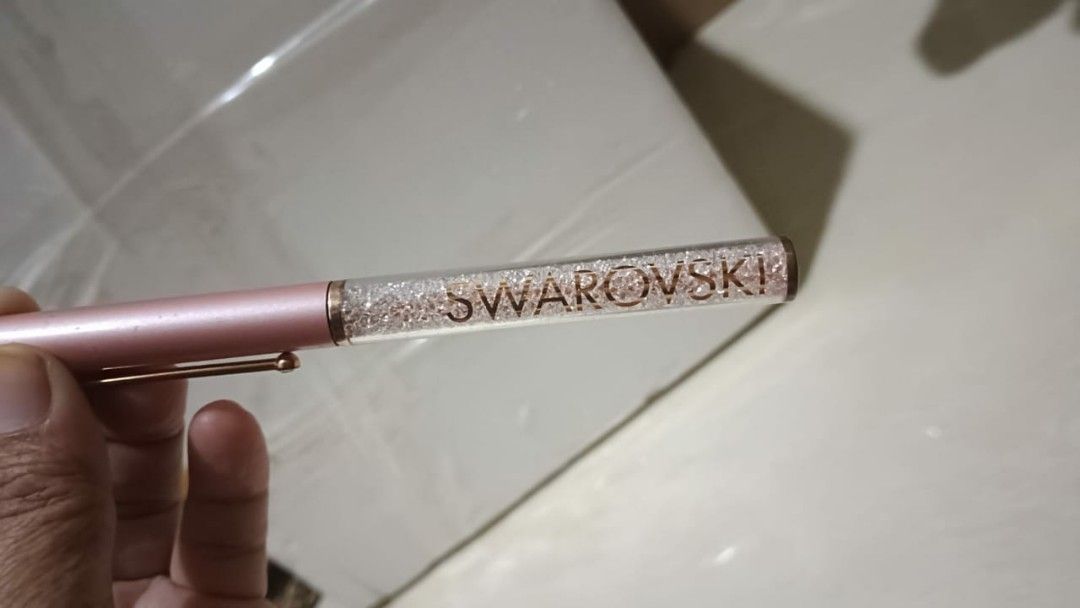 Swarovski Crystalline Gloss ballpoint pen Pink pulpen, Buku & Alat ...