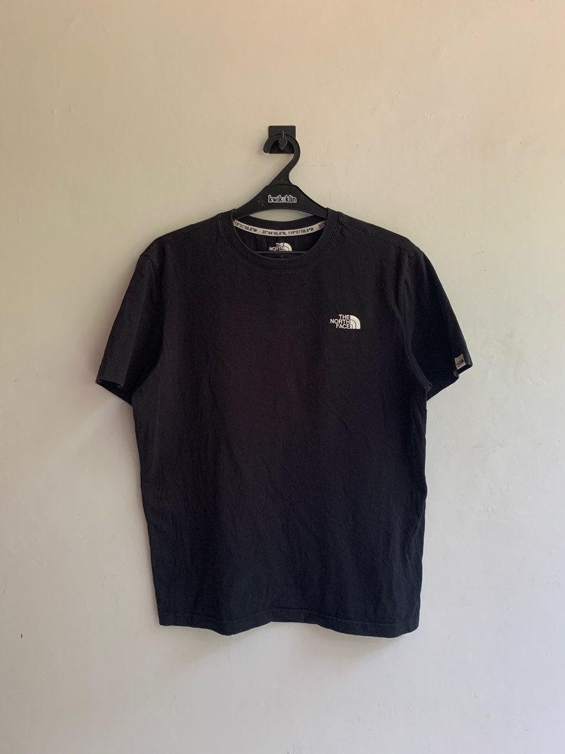 The North Face (TNF) Small Logo Black Tshirt, Fesyen Pria, Pakaian ...