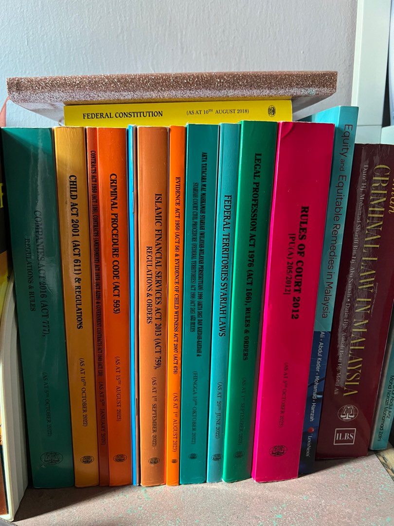 Buku Akta, Hobbies & Toys, Books & Magazines, Textbooks on Carousell