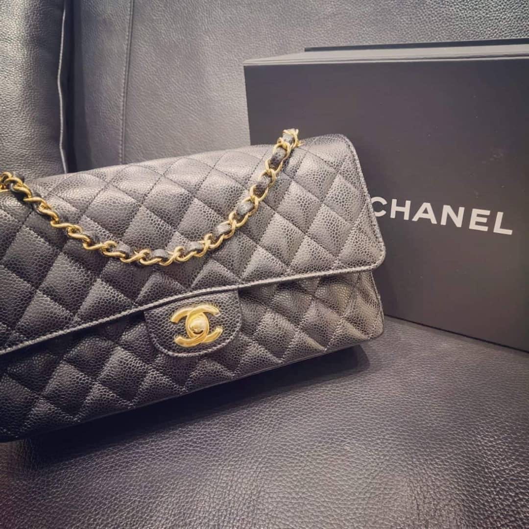 Chanel Medium Classic Flap Bag with Gold Hardware car-via Leather ...