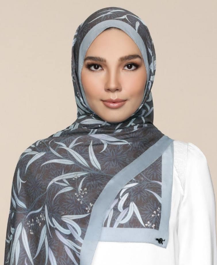 dUck Shawl Tensel Collection (NEW), Women's Fashion, Muslimah Fashion ...