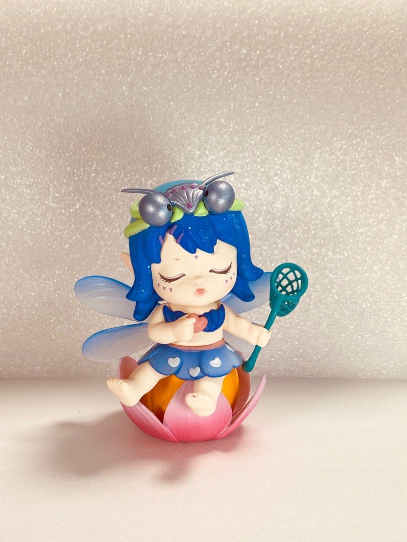 盲盒出清⚡️FLORA 捕蟲記 - 蜻蜓 popmart 泡泡碼特, 書籍、休閒與玩具, 玩具、公仔、桌遊在旋轉拍賣