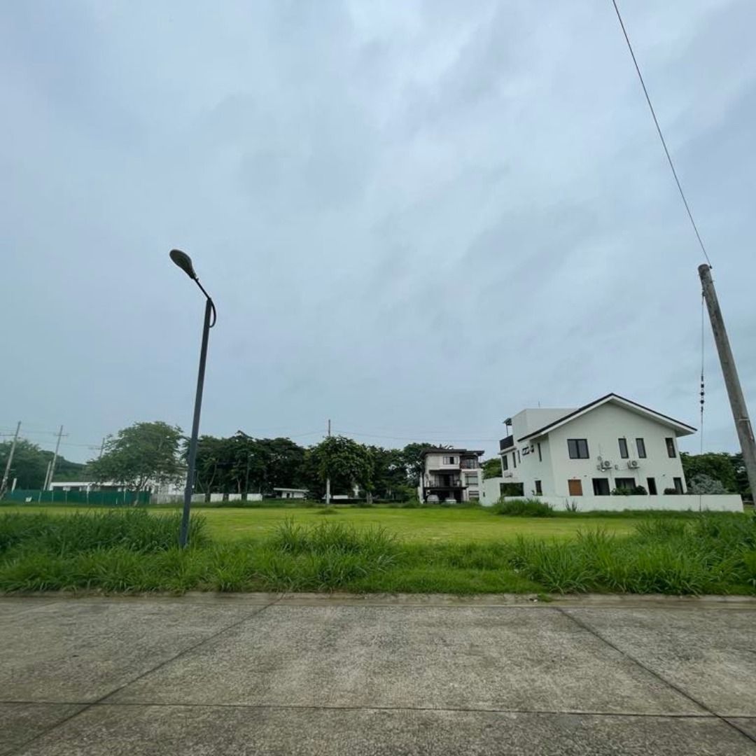 For Sale! Vacant Residential lot Facing South East at NUVALI TREVEIA ...