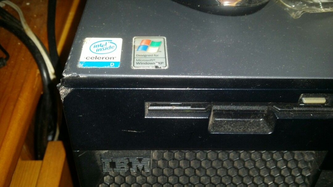 古董IBM電腦, Thinkcentre，Window XP, Intel Celeron, 見各圖顯示狀況，自由出價，請排，会考慮一下 ...