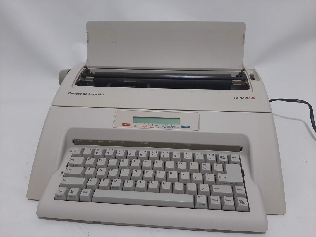 Olympia Carrera de Luxe Typewriter, Computers & Tech, Office & Business ...
