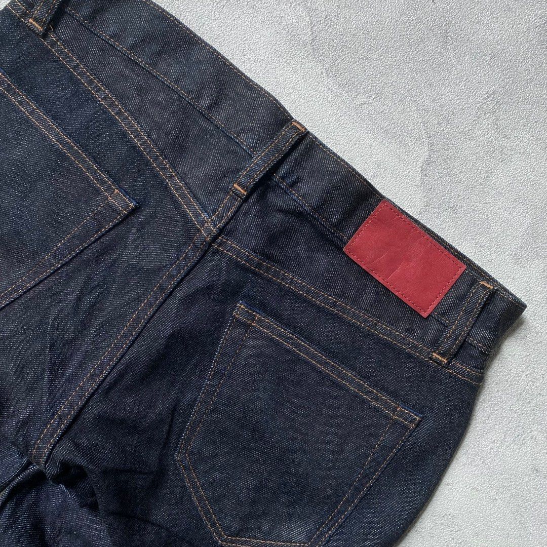 Premium raw denim selvedge by uniqlo, Fesyen Pria, Pakaian , Bawahan di Carousell