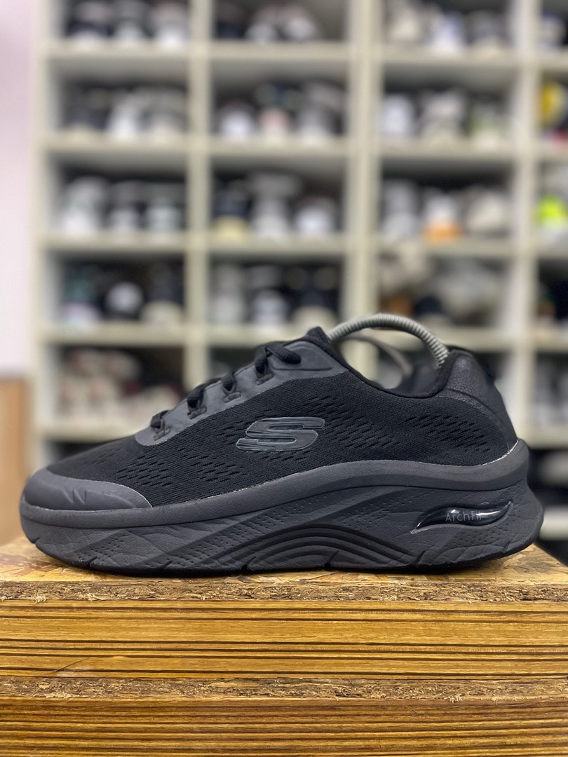 Skechers Archfit, Men's Fashion, Footwear, Sneakers on Carousell