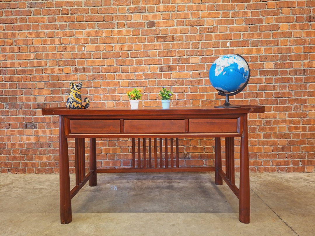 Classic Mahogany Study Desk | Meja Belajar Mohagani Klasik, Furniture ...