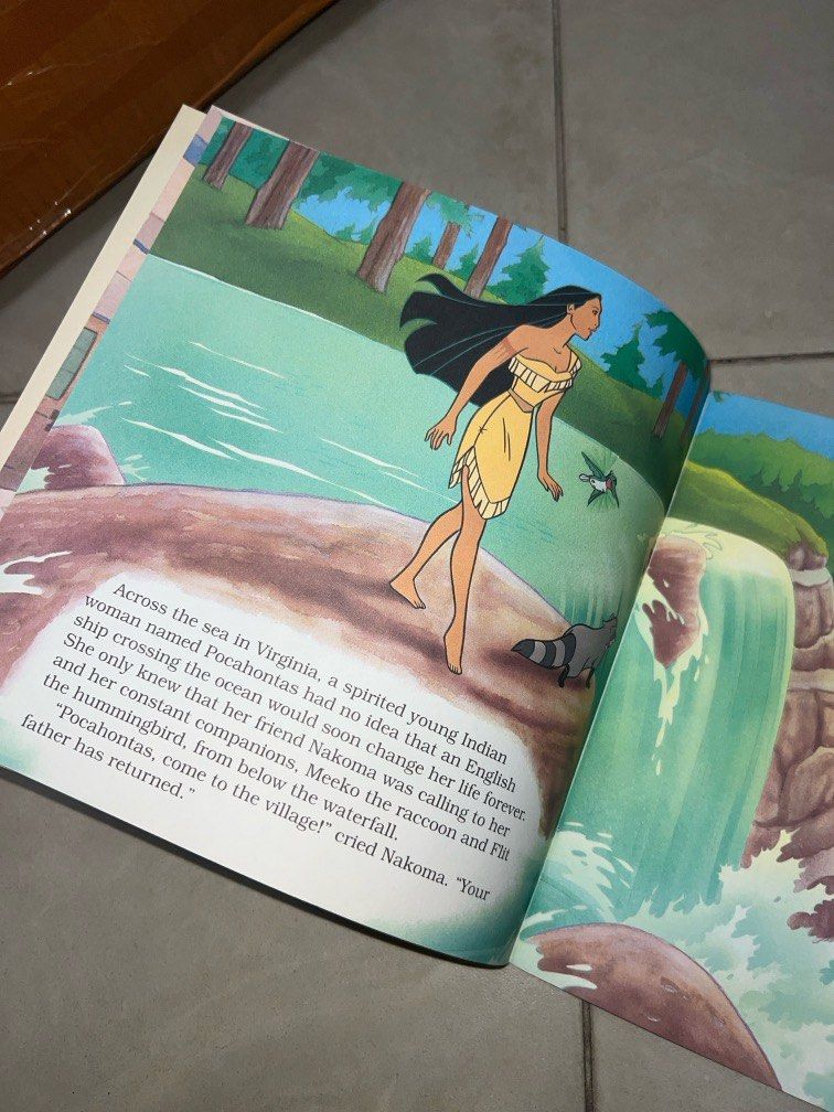 Disney Pocahontas book, Buku & Alat Tulis, Buku Anak-Anak di Carousell