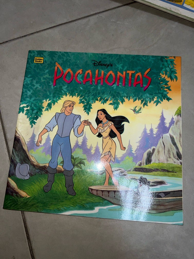 Disney Pocahontas book, Buku & Alat Tulis, Buku Anak-Anak di Carousell