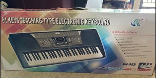 Brand new in box! 32-key electronic keyboard, Hobbies & Toys, Music ...