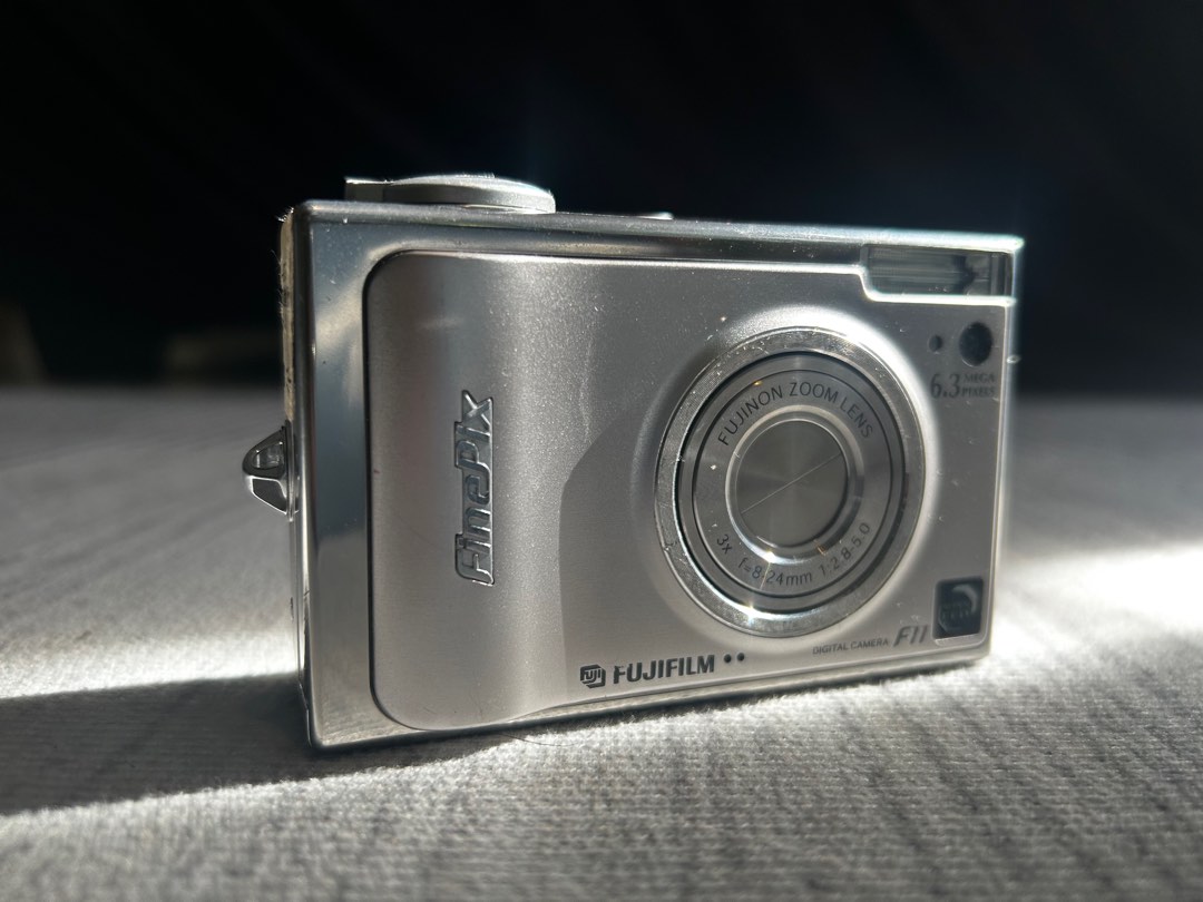Fujifilm Finepix F11, Photography, Cameras on Carousell