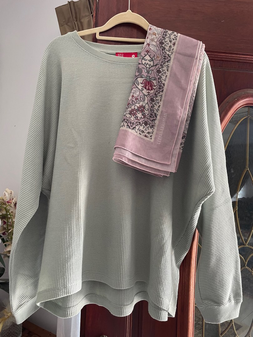 Knitwear Padini, Women's Fashion, Tops, Longsleeves on Carousell