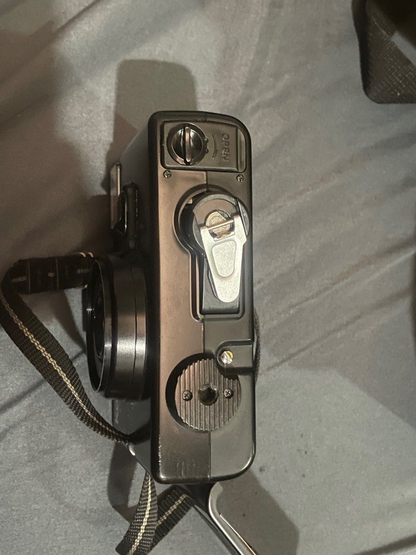 Konica pop vintage film camera 35mm , Photography, Cameras on Carousell