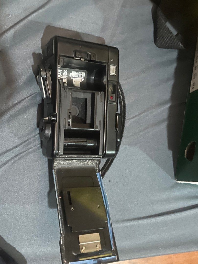 Konica pop vintage film camera 35mm , Photography, Cameras on Carousell