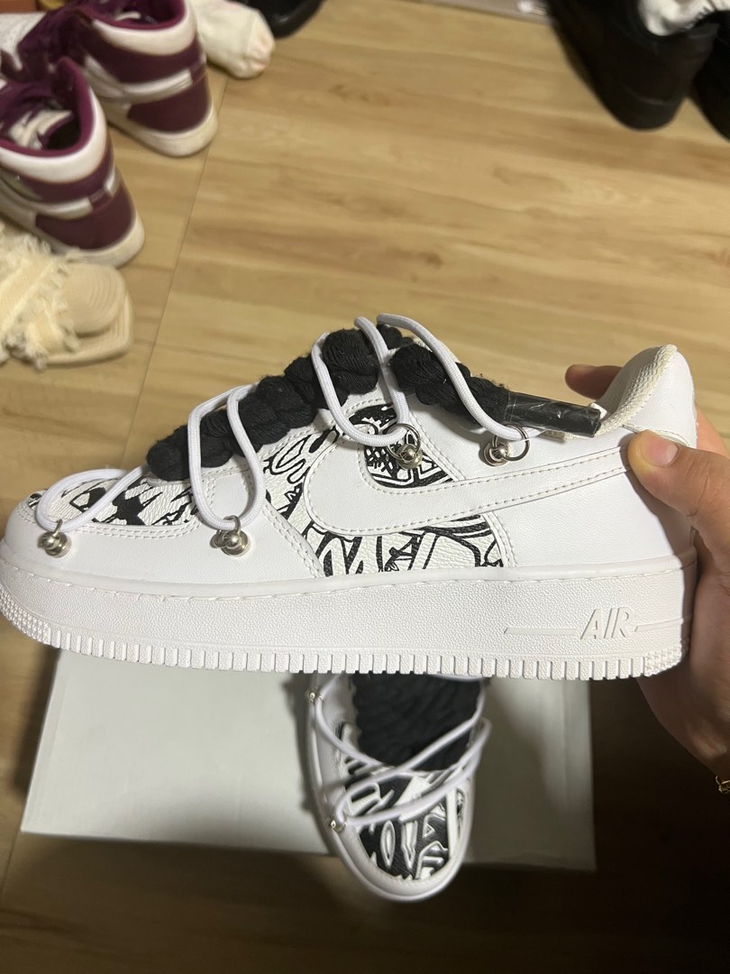 Manual diy revamp NIKE AF1 white size 40, Announcements on Carousell