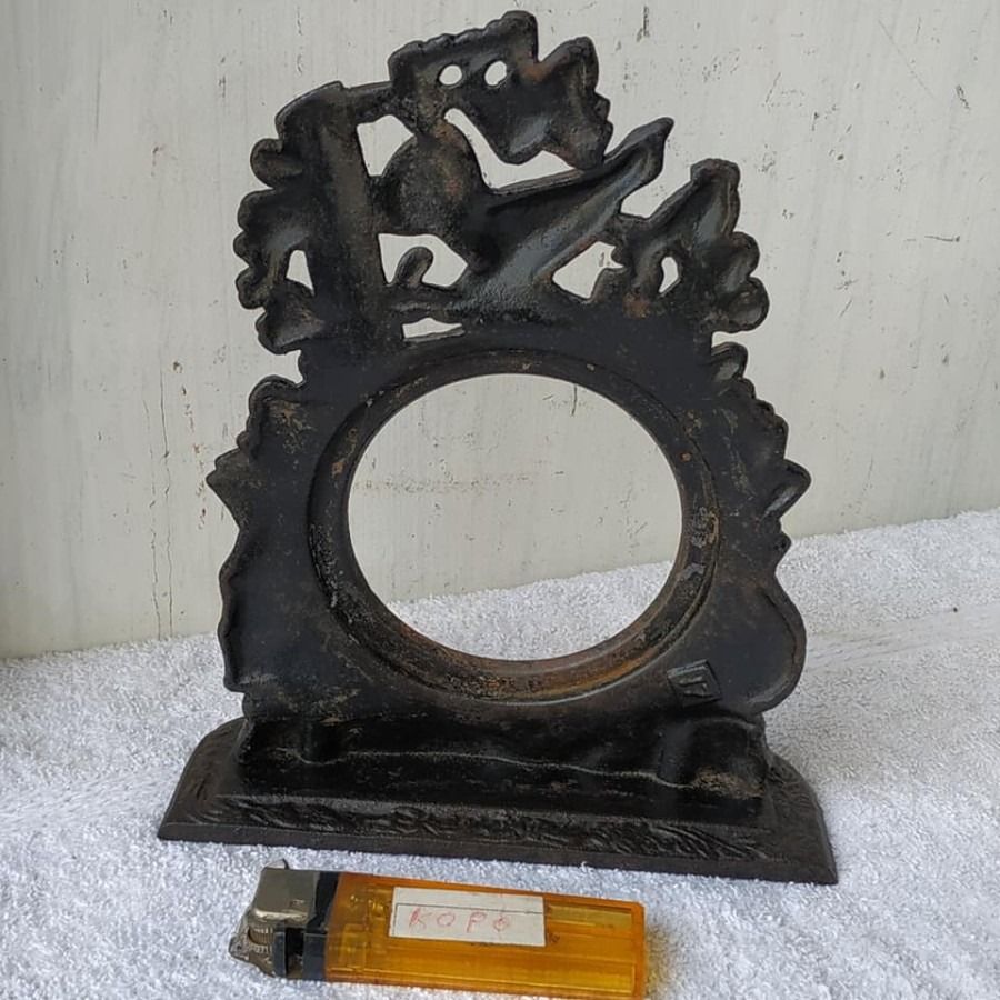 Pajangan Meja Besi Ukir Halus Burung dan Doggy tahun 1957, Antik ...