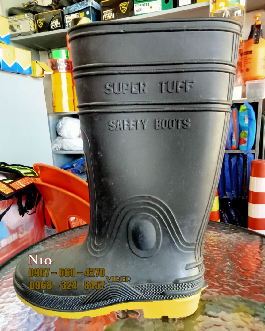 rain boots super tuff, Men's Fashion, Footwear, Boots on Carousell