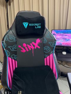 Secretlab Titan Witcher Gaming chair, Furniture & Home Living ...