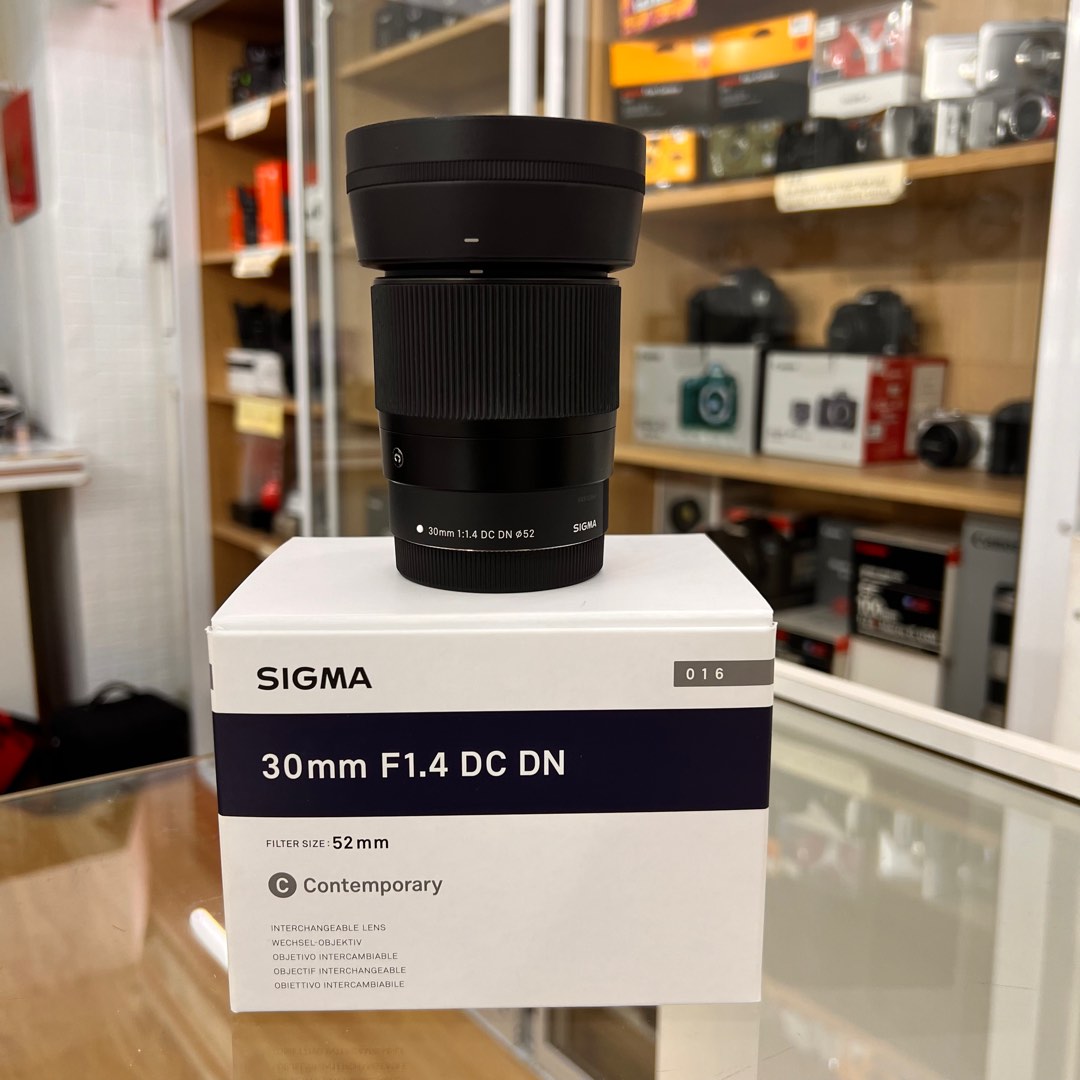 SIGMA EF-M 30MM F1.4 DC DN 99% LIKE NEW FULL SET, Photography, Lens ...