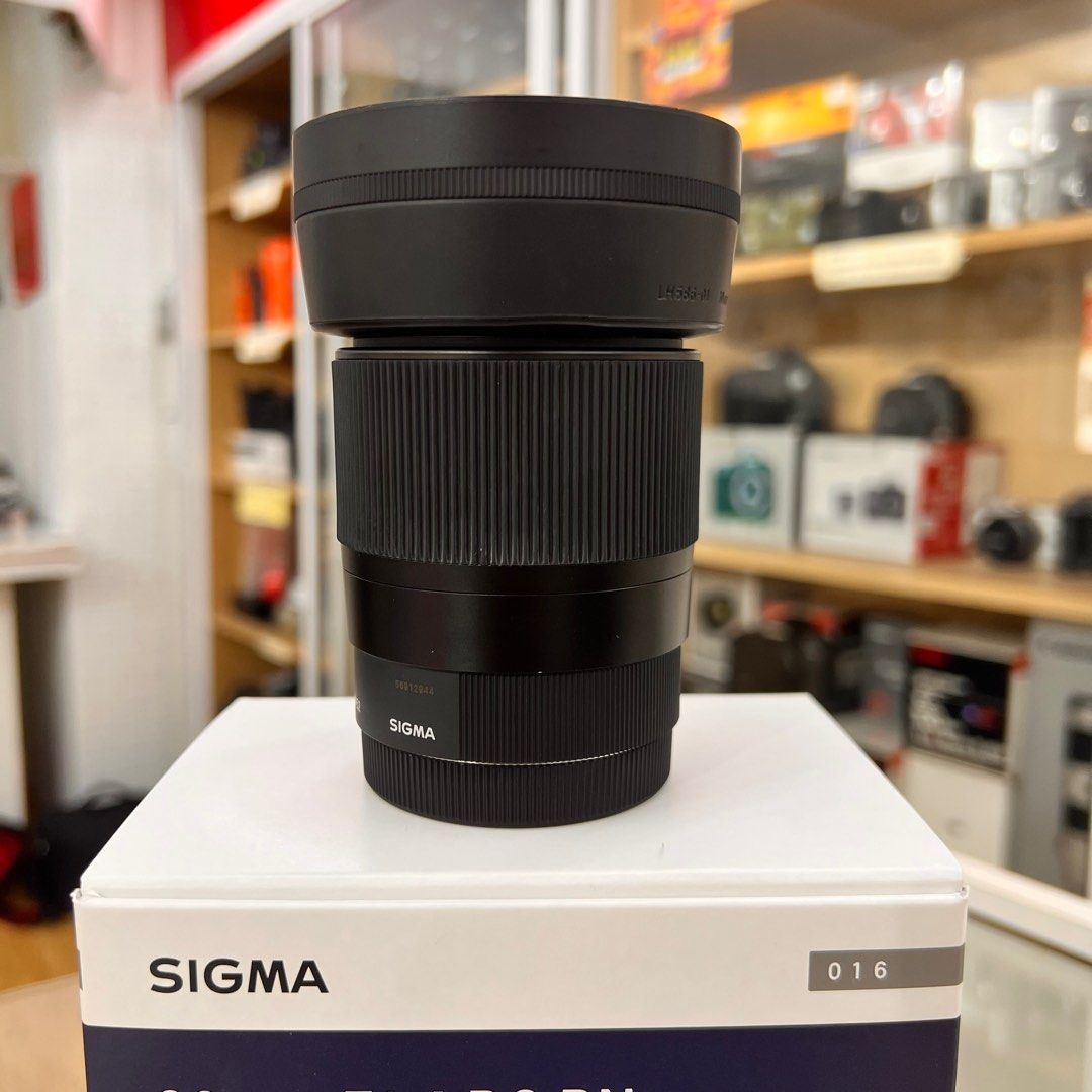 SIGMA EF-M 30MM F1.4 DC DN 99% LIKE NEW FULL SET, Photography, Lens ...