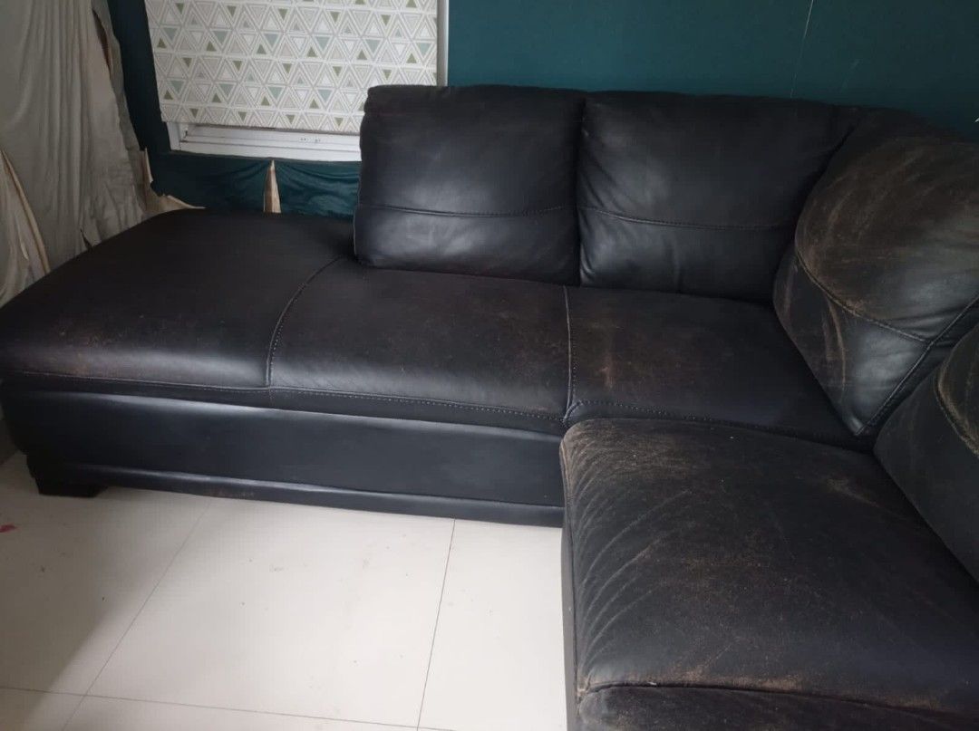Sofa L Informa besar ukuran ada di detail, Perabotan Rumah di Carousell