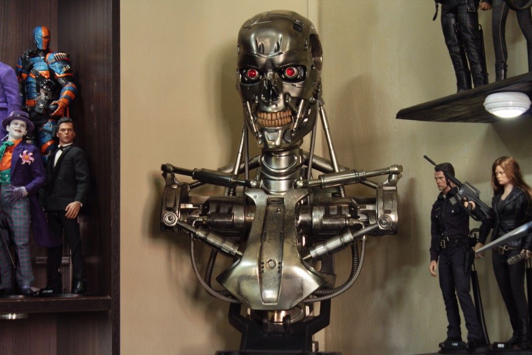 Terminator T-800 Life Size Bust 1:1 Scale by Sideshow, Hobbies & Toys ...