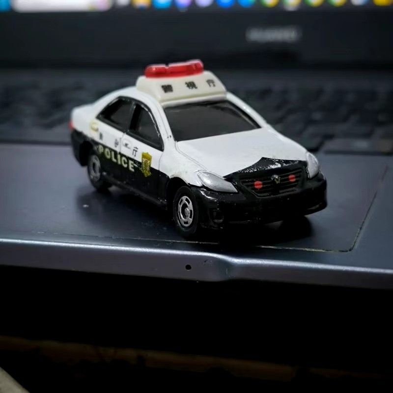 Tomica Toyota crown police car, Hobbies & Toys, Toys & Games on Carousell