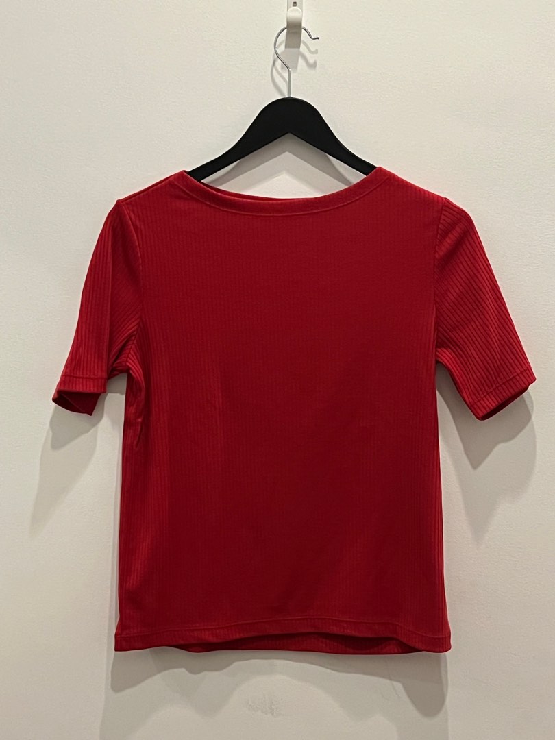Uniqlo ribbed red top, Women's Fashion, Tops, Shirts on Carousell