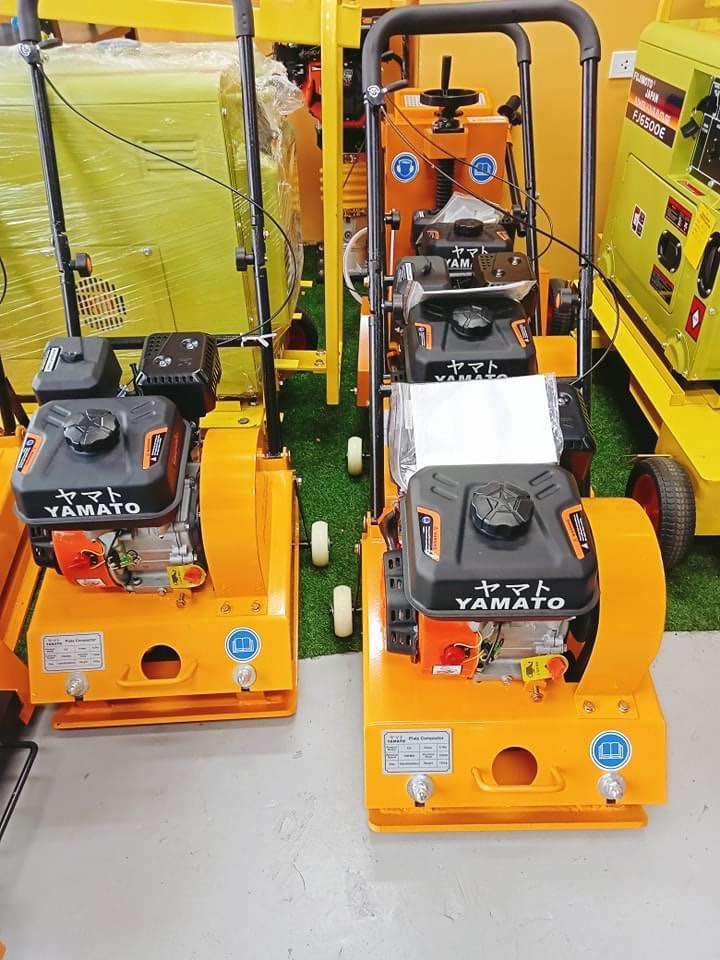 YAMATO GASOLINE PLATE COMPACTOR, Commercial & Industrial, Construction ...