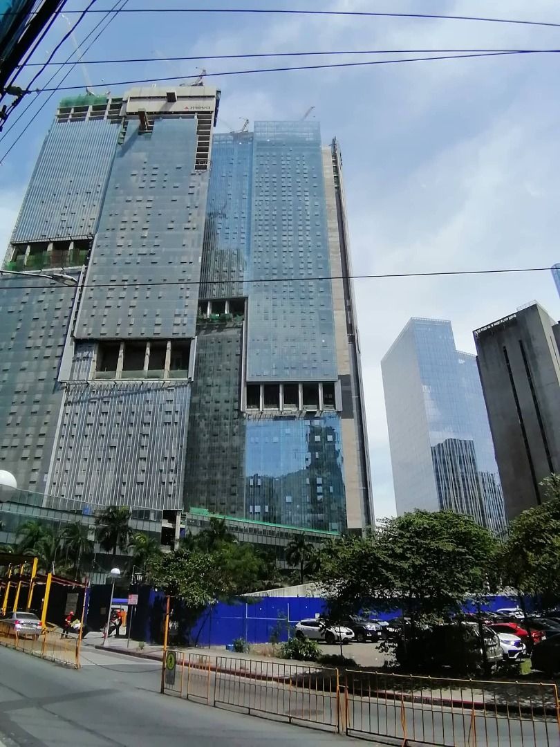 . PARK CENTRAL TOWERS SOUTH TOWER, 2BR GALLERY VILLA Makati Ave AYala ...