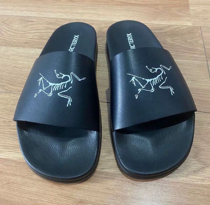 Arc’teryx NOT FOR SALE Slides for Boutique Fitting Rooms in Japan, Men ...