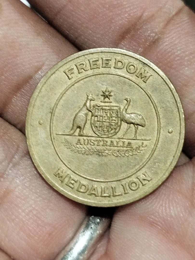 Australia remembers freedom medal, Hobbies & Toys, Memorabilia ...