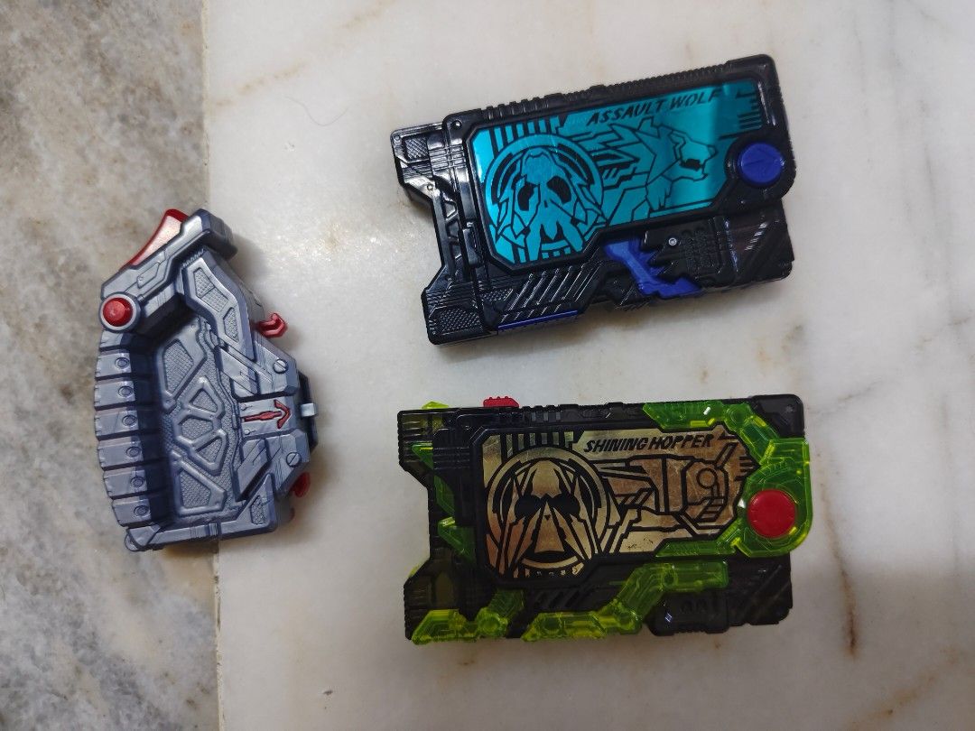 Bandai Kamen Rider Zero One Vulcan DX Assault Shining Hopper & Assault ...