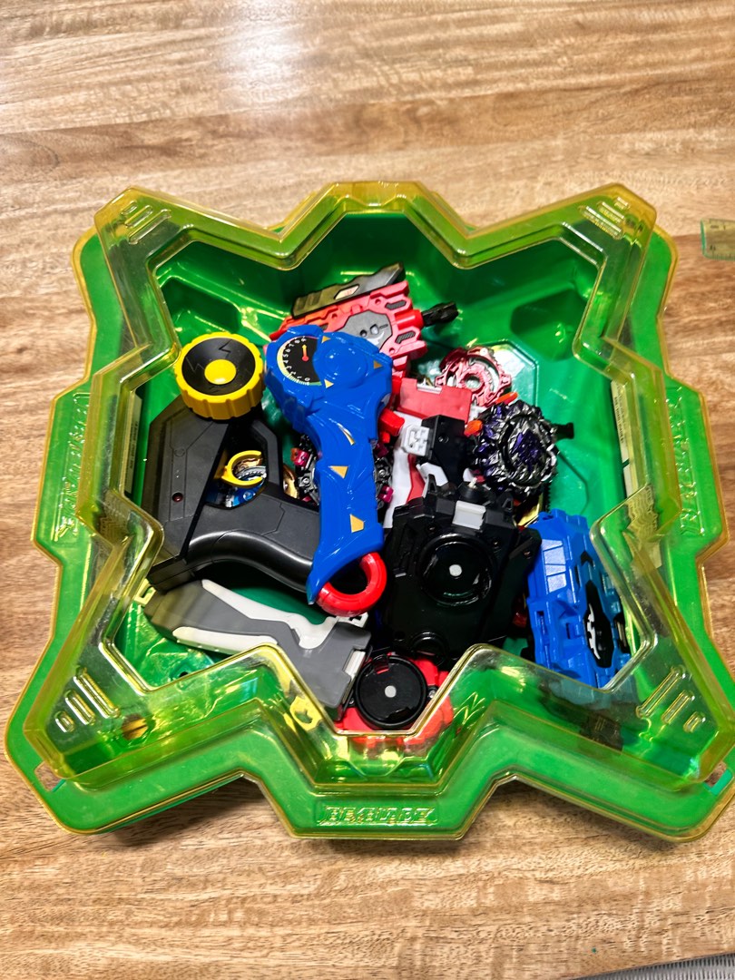 Beyblade bundle, Hobbies & Toys, Toys & Games on Carousell