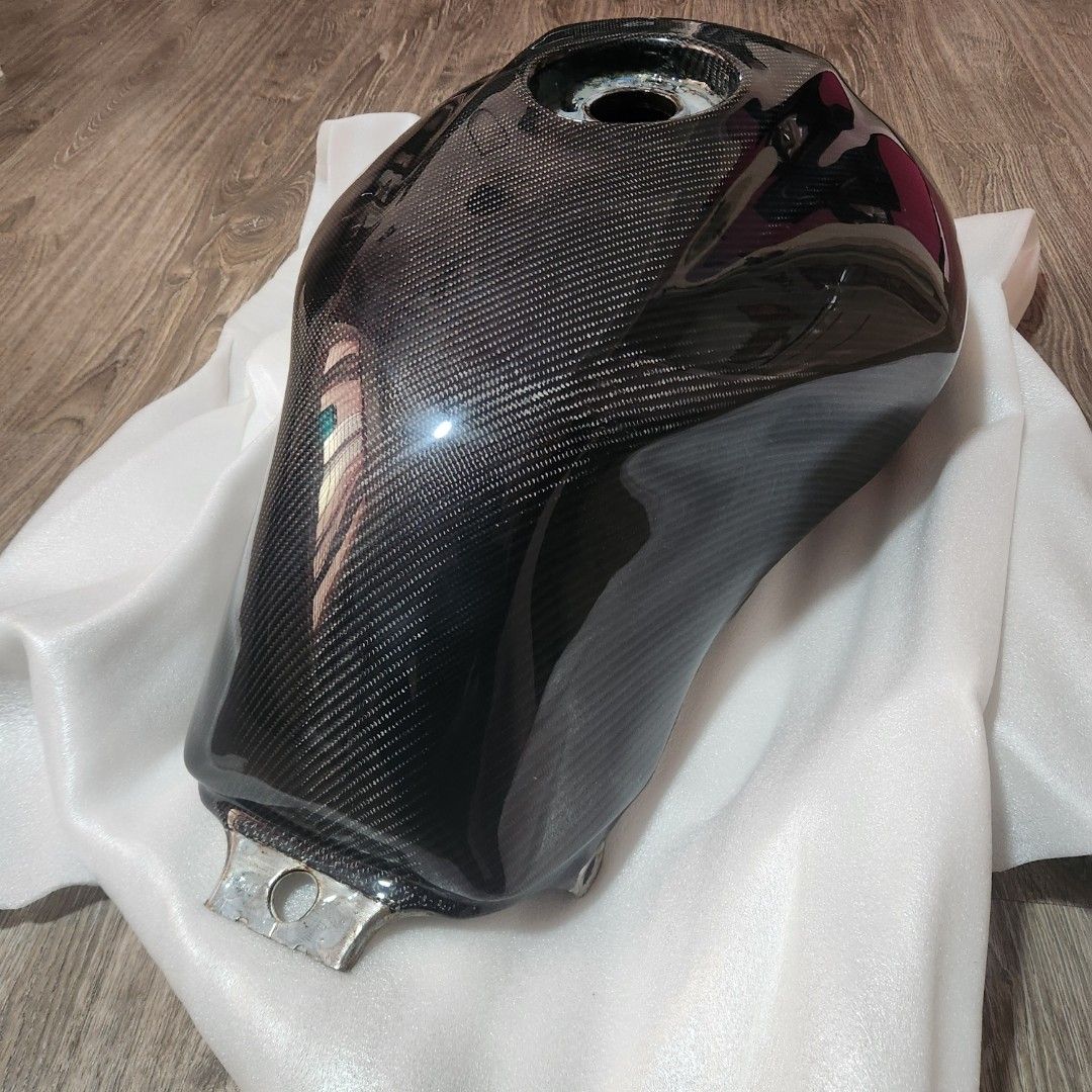CB400 VTEC 3 CARBON FIBER FUEL TANK, Motorcycles, Motorcycle ...